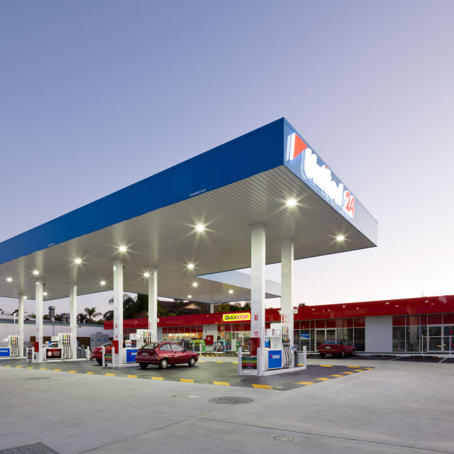 United Petroleum (5 Stores) - Hutchinson Builders